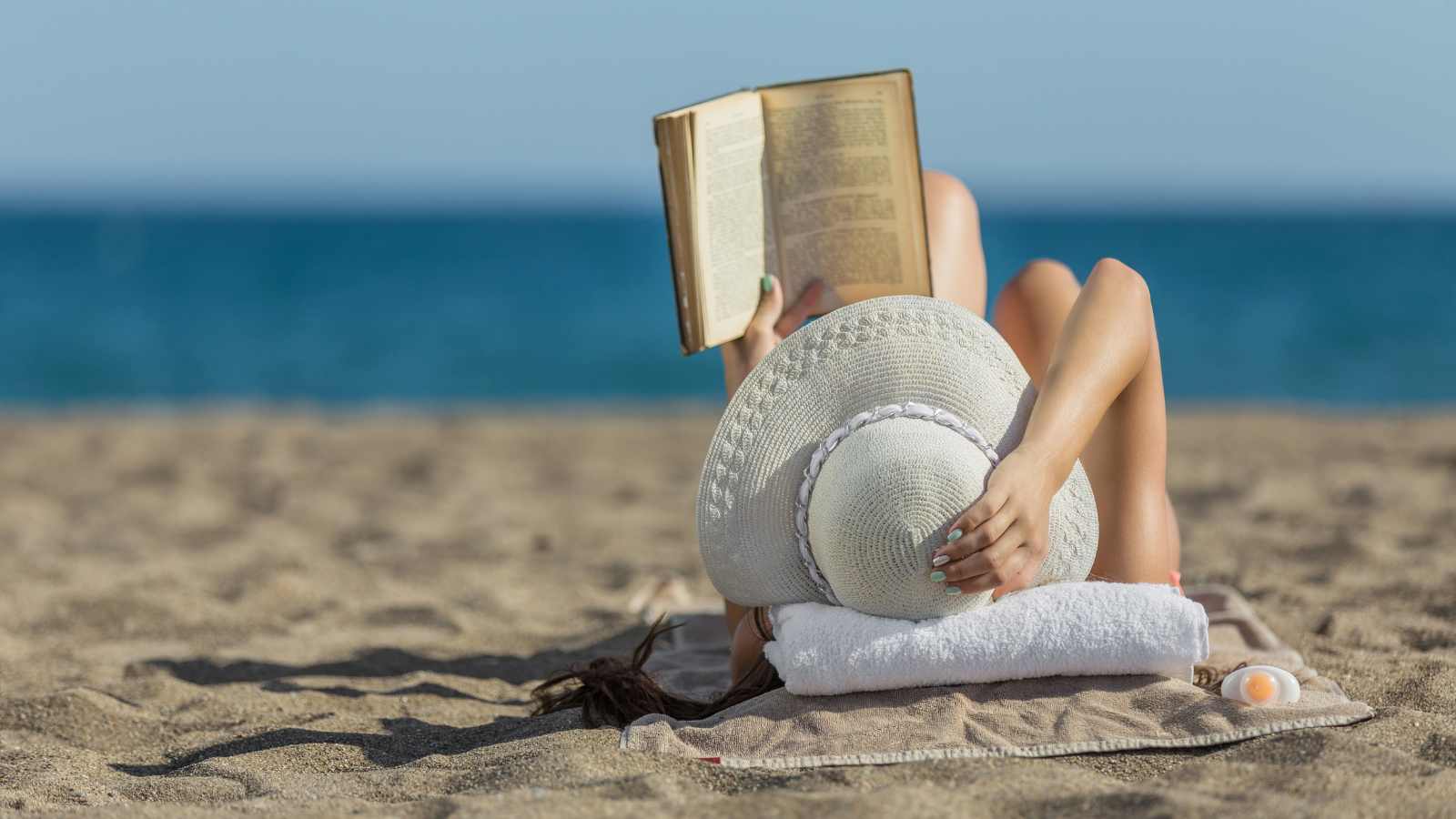 Be a Beach Bookworm: The Best Beach Reads for Summer - Inspired by Insiders